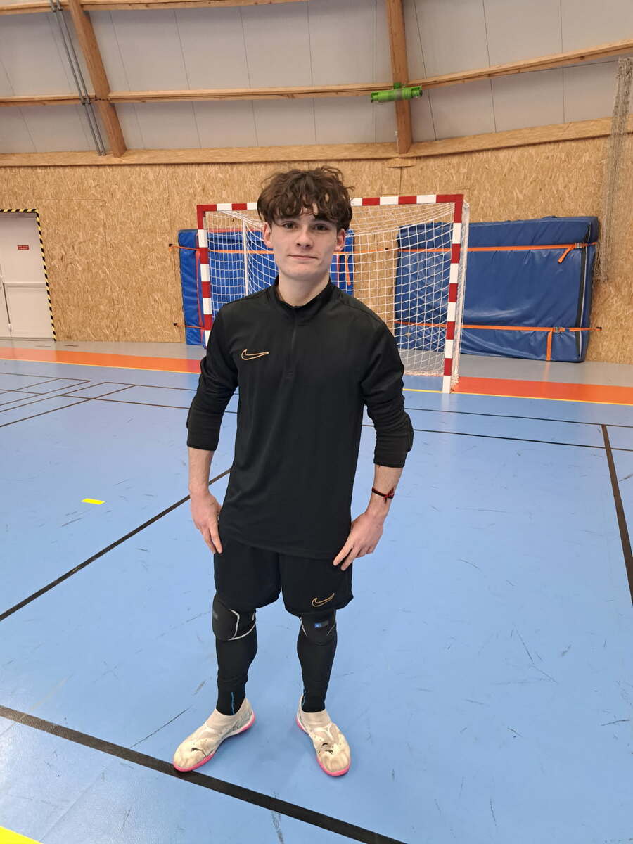 CHAPEAU HUGO... - Football Club Pays Minier